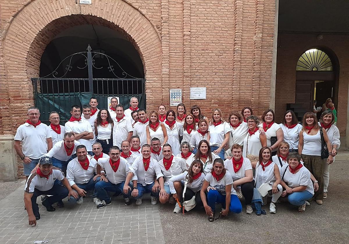 San Miguel recibe el pañuelo de los quintos de 1973 | La Rioja